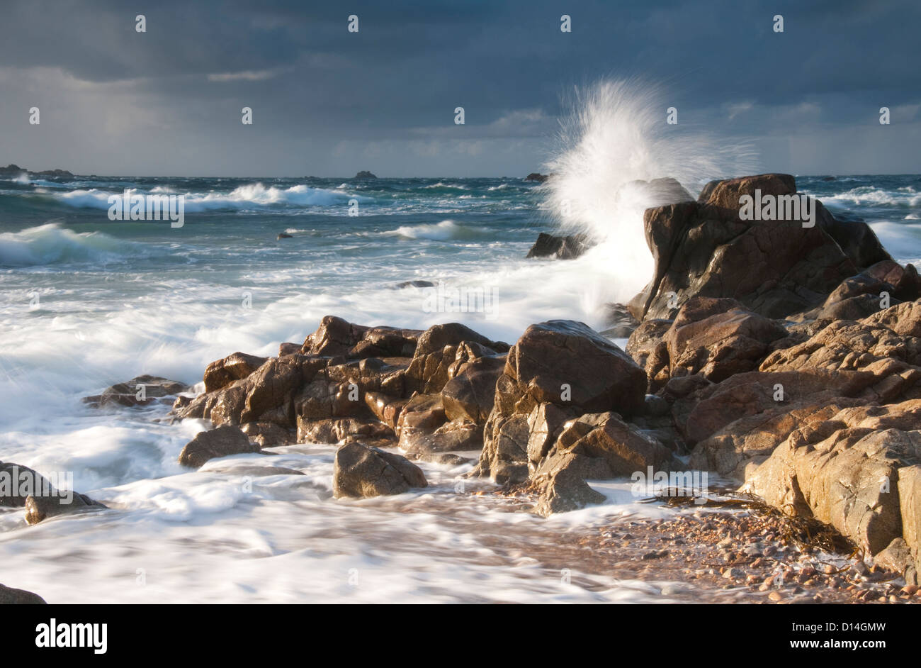 Rocks making water hi-res stock photography and images - Alamy