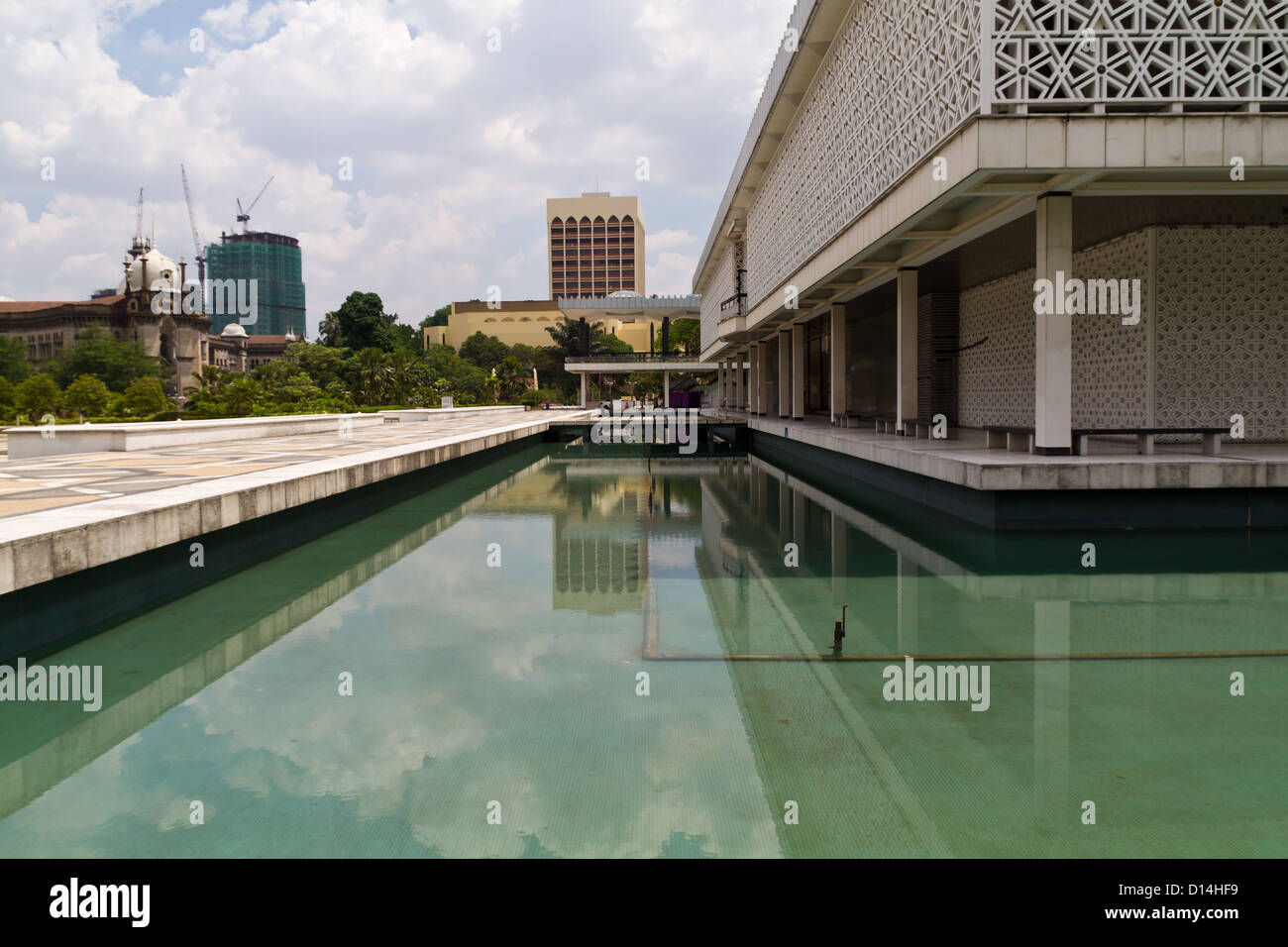 Water Basin around the National Mosque in Kuala Lumpur, Malaysia Stock ...