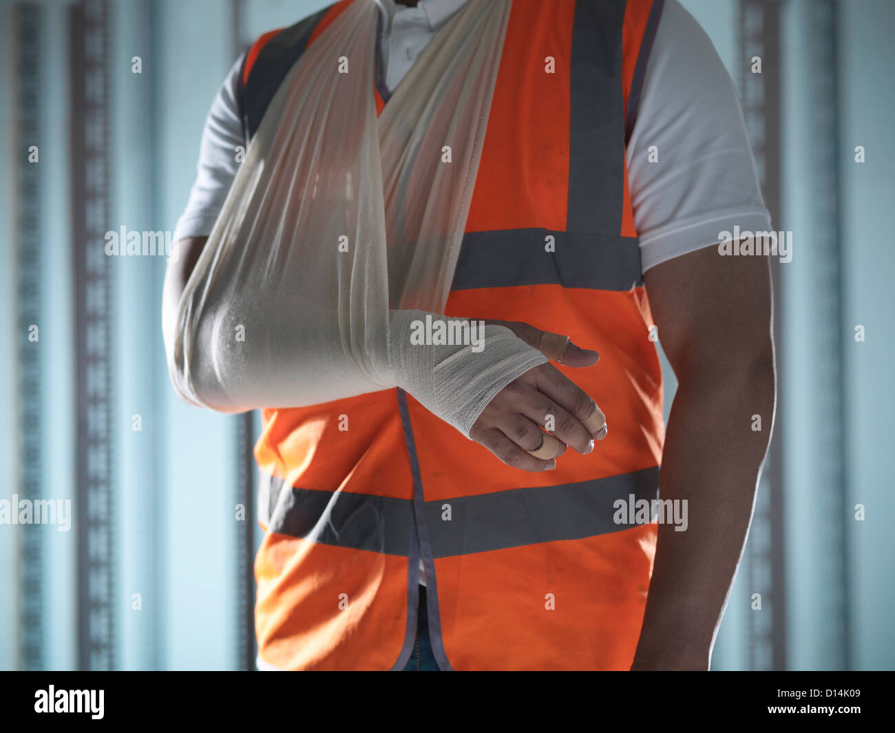Arm sling hi-res stock photography and images - Alamy