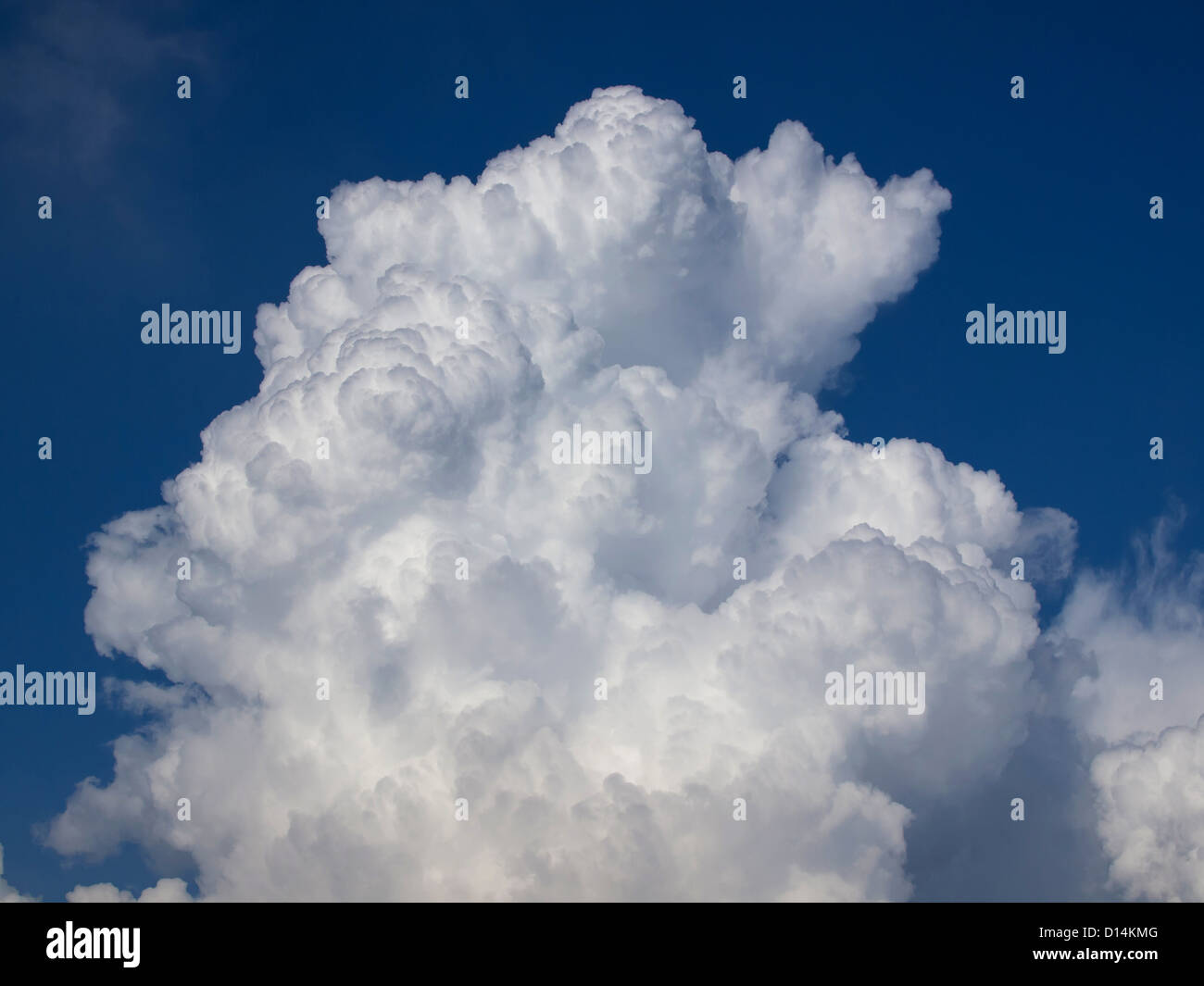 One beautiful big cloud hi-res stock photography and images - Alamy