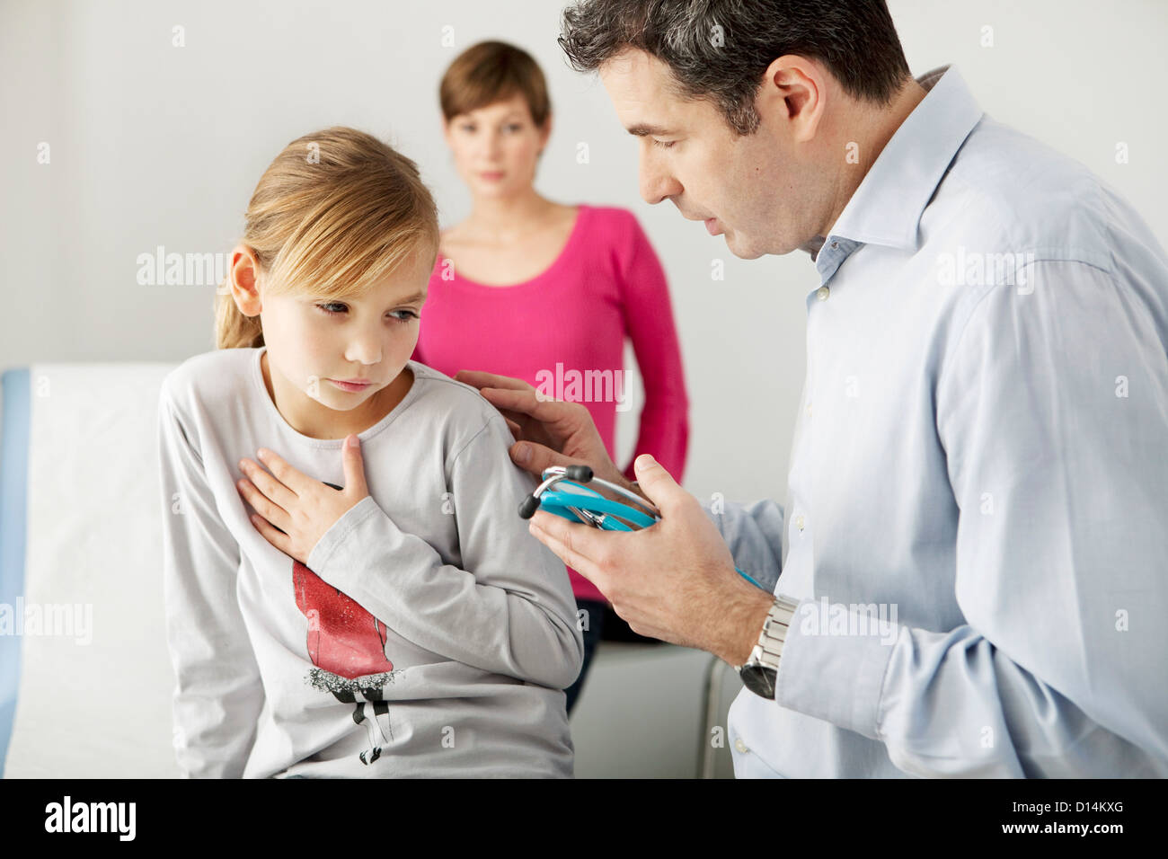 Child asthma hi-res stock photography and images - Alamy