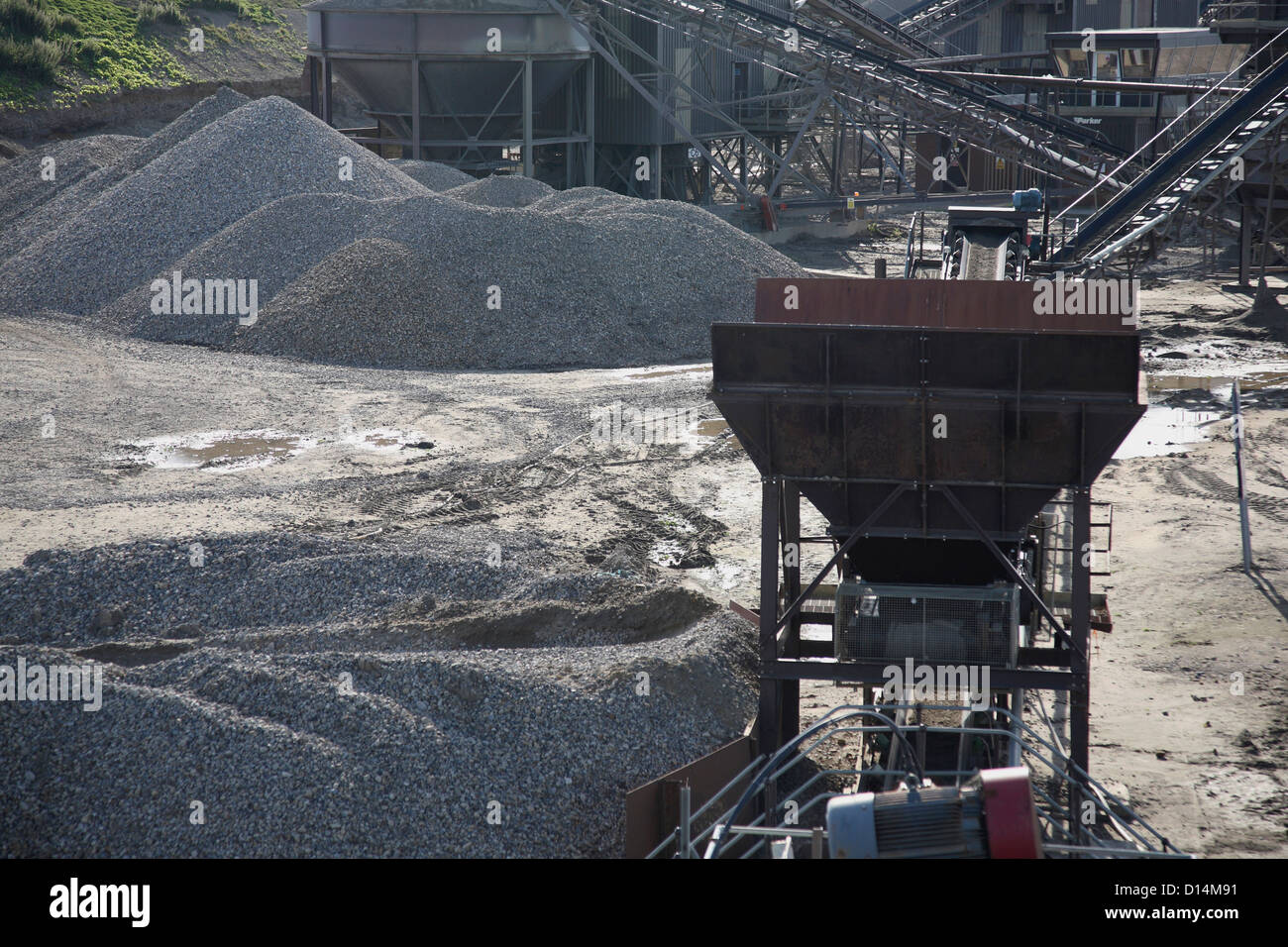 Plant and machinery at gravel and sand extraction beds Stock Photo - Alamy