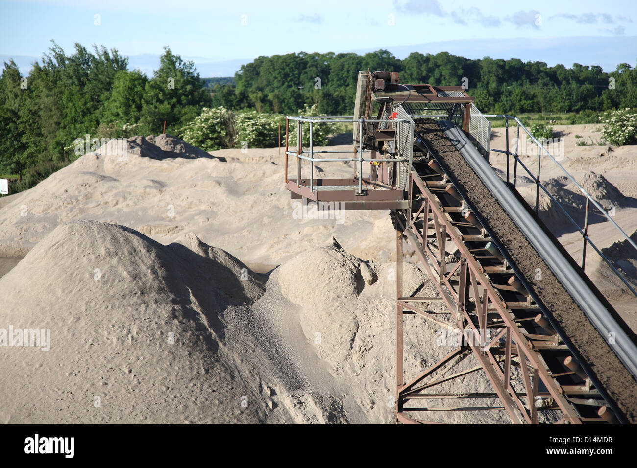 Stock pile aggregate gravel sand hi-res stock photography and images ...