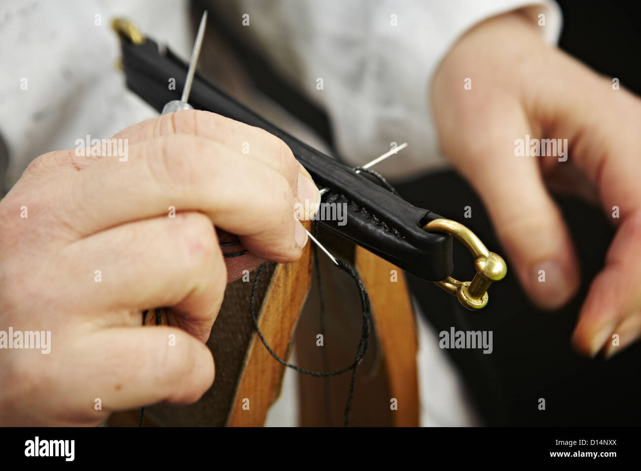 Textile artist hand stitching hi-res stock photography and images - Alamy