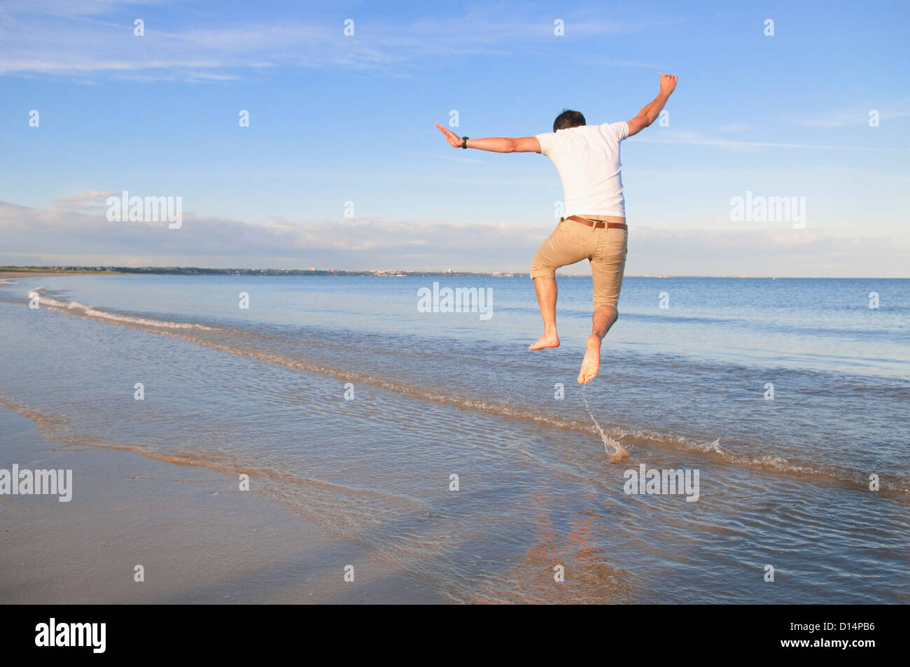 Hopping waves hi-res stock photography and images - Alamy