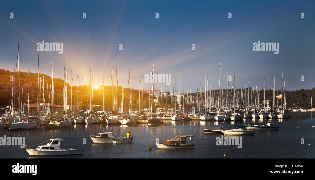 Mooring beam hi-res stock photography and images - Alamy