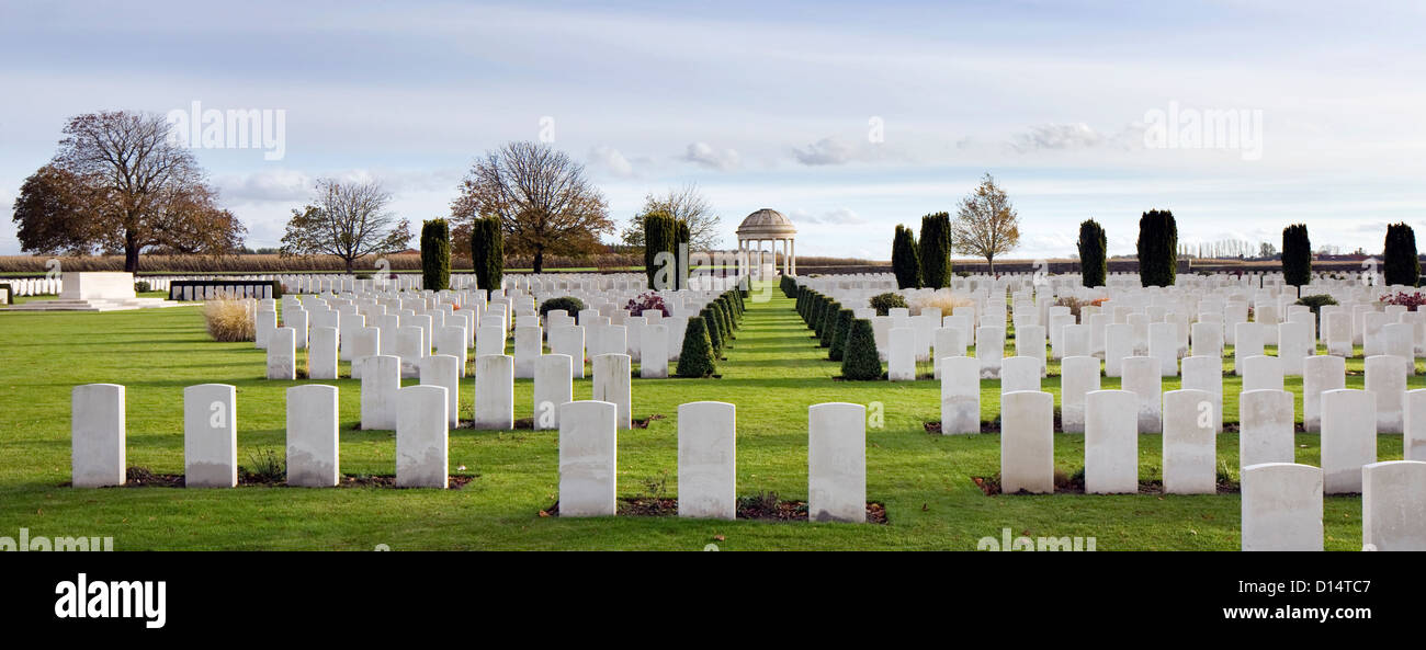 Bedford House cemetery with graves of First World War British Empire ...
