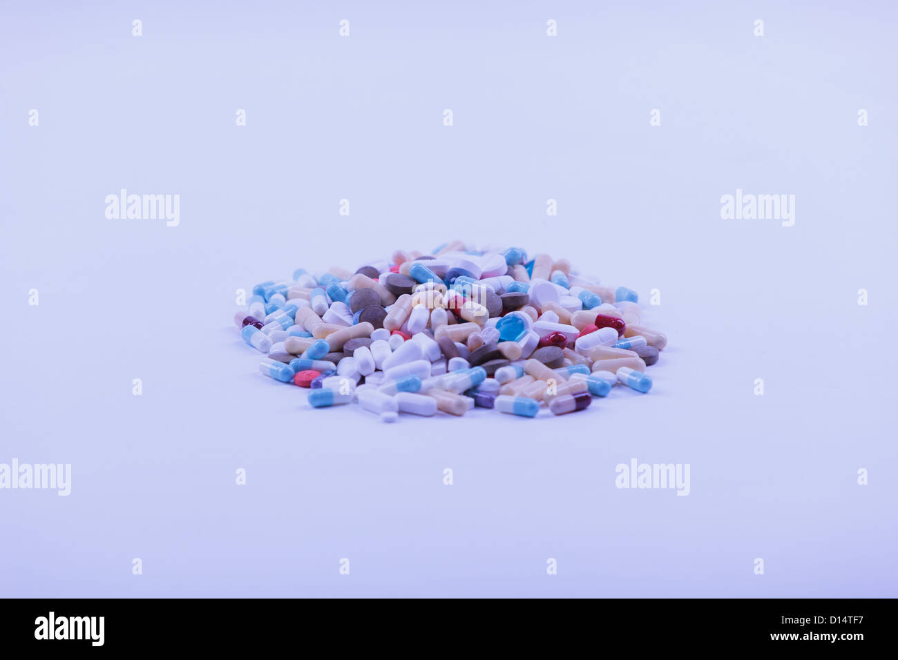 Popping pills hi-res stock photography and images - Alamy