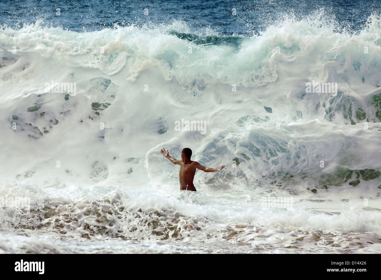 Hawaii, Oahu, North Shore, Man Is About To Be Crushed By Giant Wave ...
