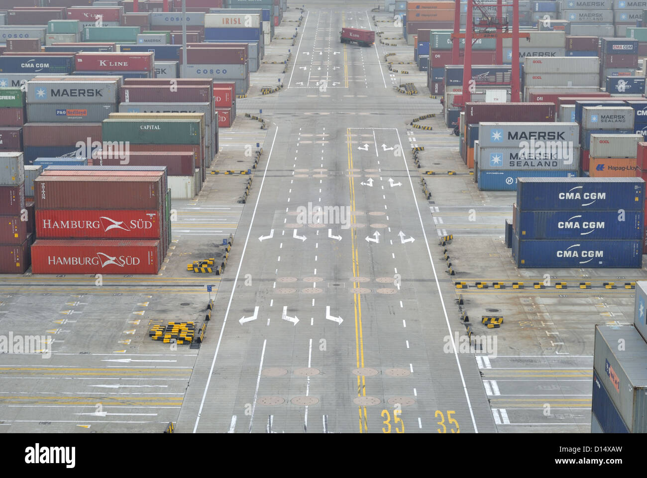 Shanghai Yangshan Deep - Water Port Stock Photo - Alamy