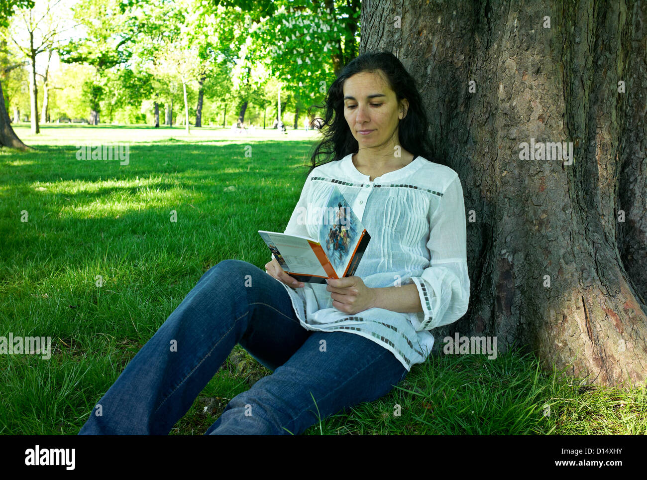 -Model Reading a book- Kengsinton Garden, London (United Kingdom Stock ...