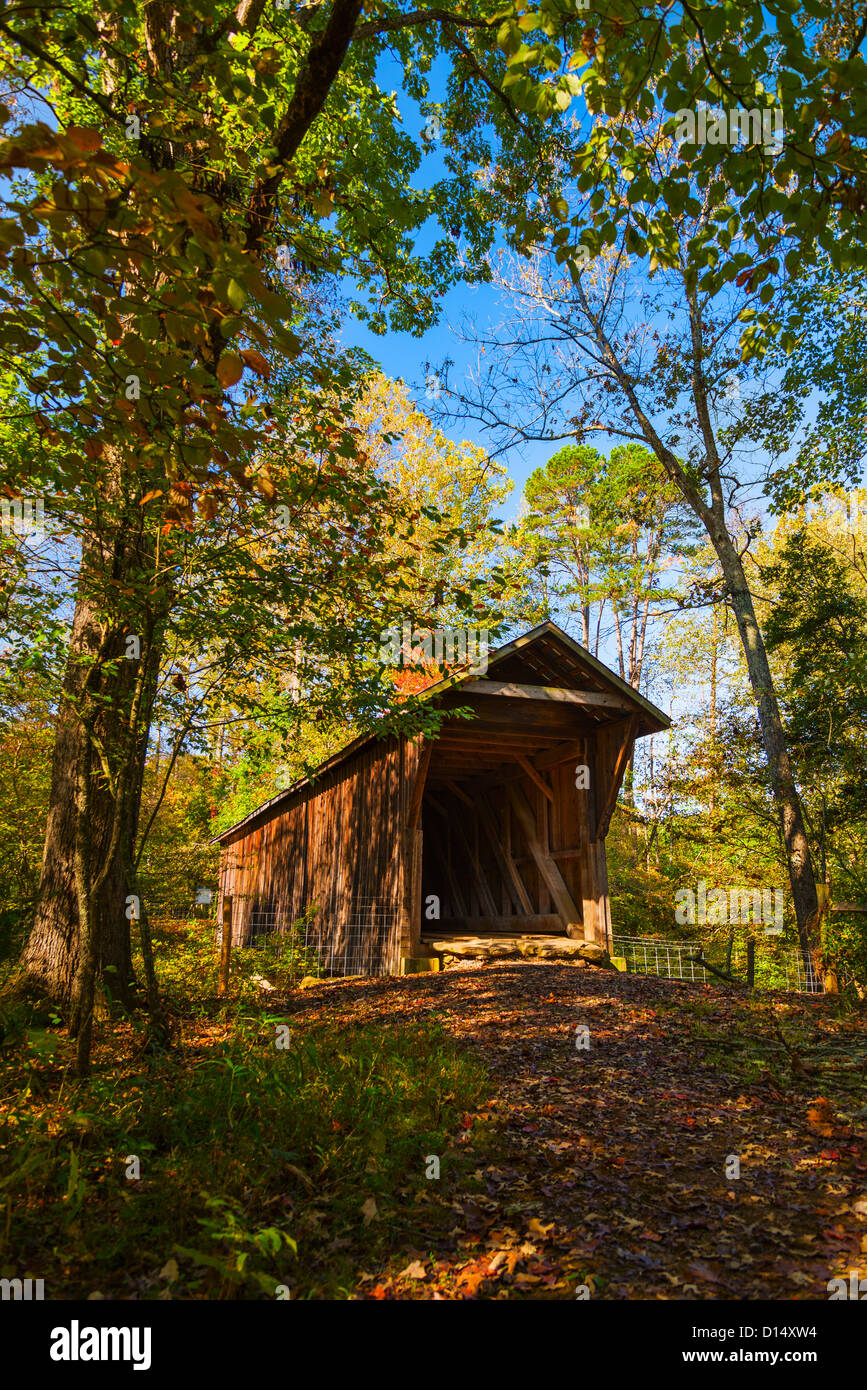 USA, North Carolina, Catawba County, Bunker Hill Covered Bridge, Bunker ...