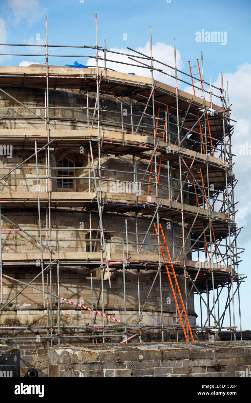 Scaffolding around castle on hi-res stock photography and images - Alamy