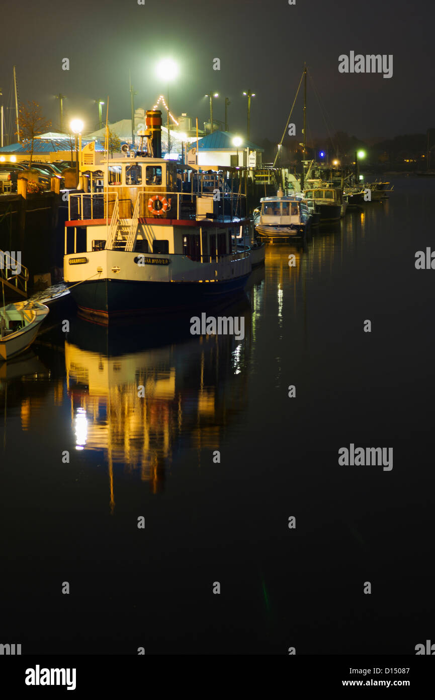 Harbor lit up at night hi-res stock photography and images - Alamy