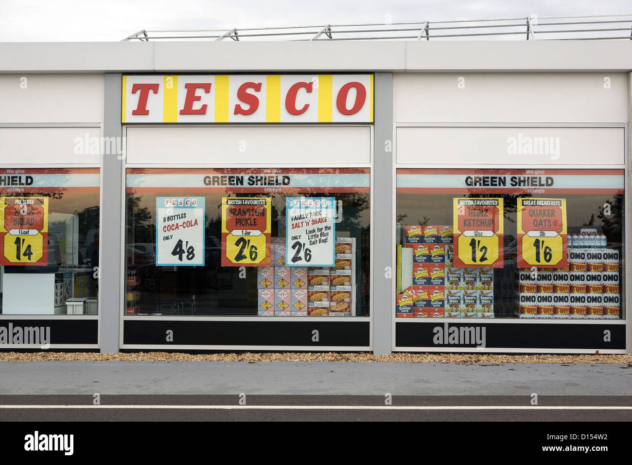 Tescos 1960s hi-res stock photography and images - Alamy