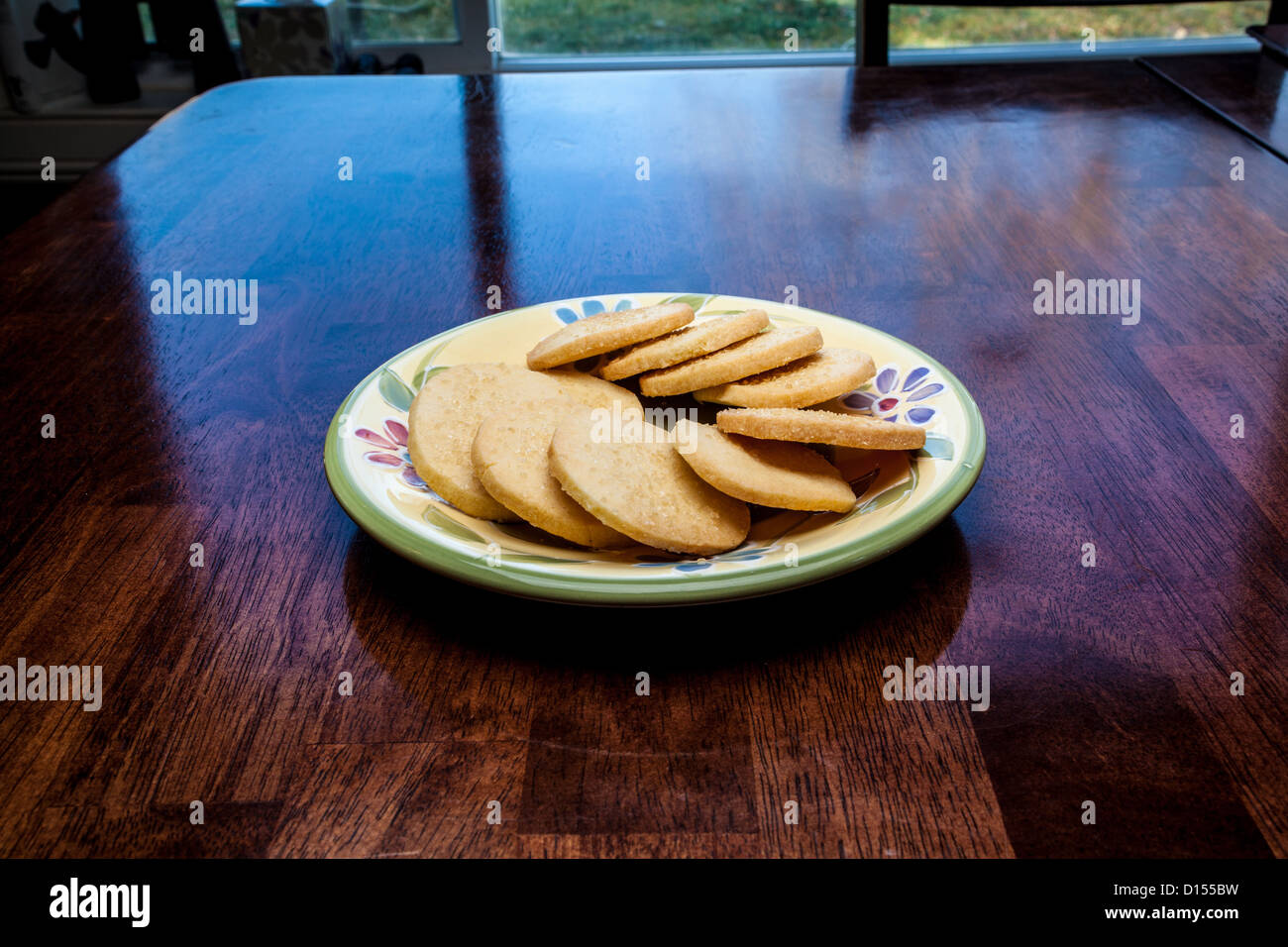 A plate of shortbread sugar cookies Stock Photo - Alamy