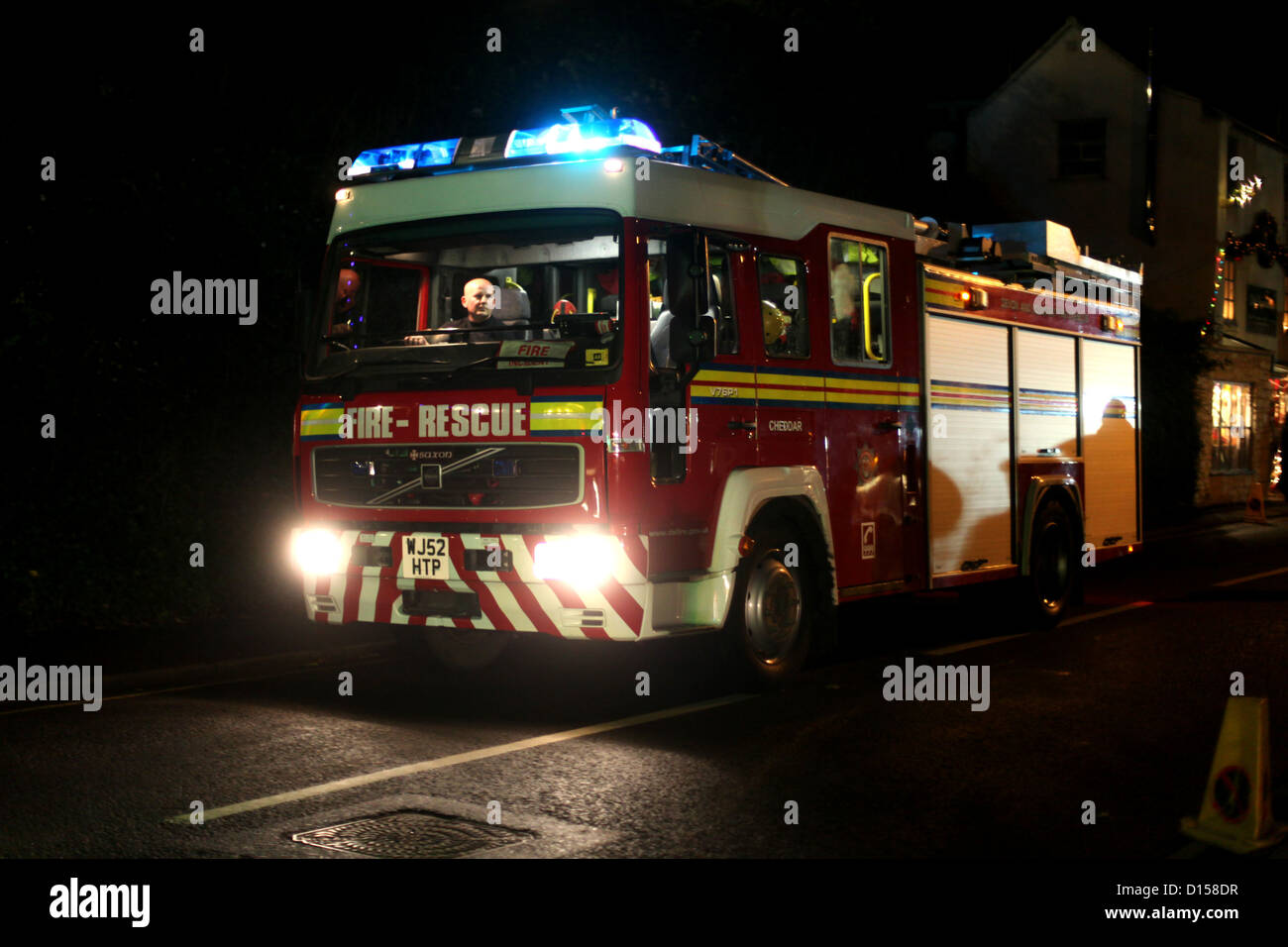 Fire engine emergency blue lights uk hi-res stock photography and ...