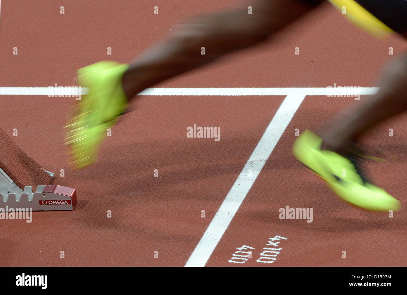 Relay start hi-res stock photography and images - Alamy