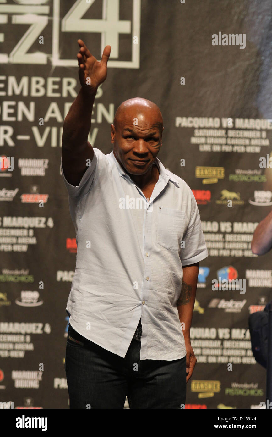 World heavyweight champion mike tyson hi-res stock photography and ...