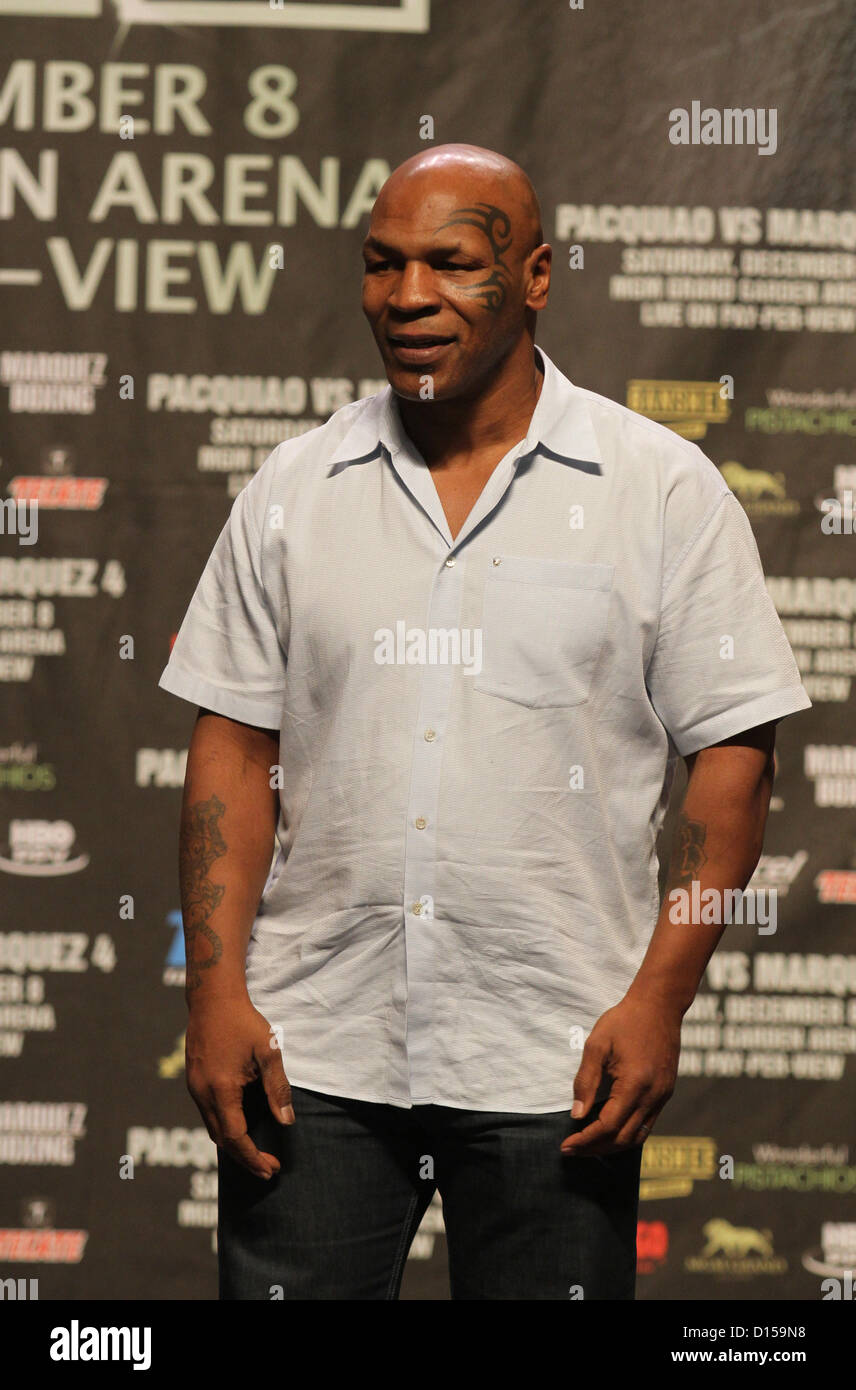 World heavyweight champion mike tyson hi-res stock photography and ...