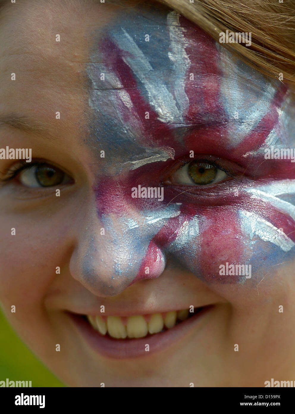 Union jack face paint hi-res stock photography and images - Alamy