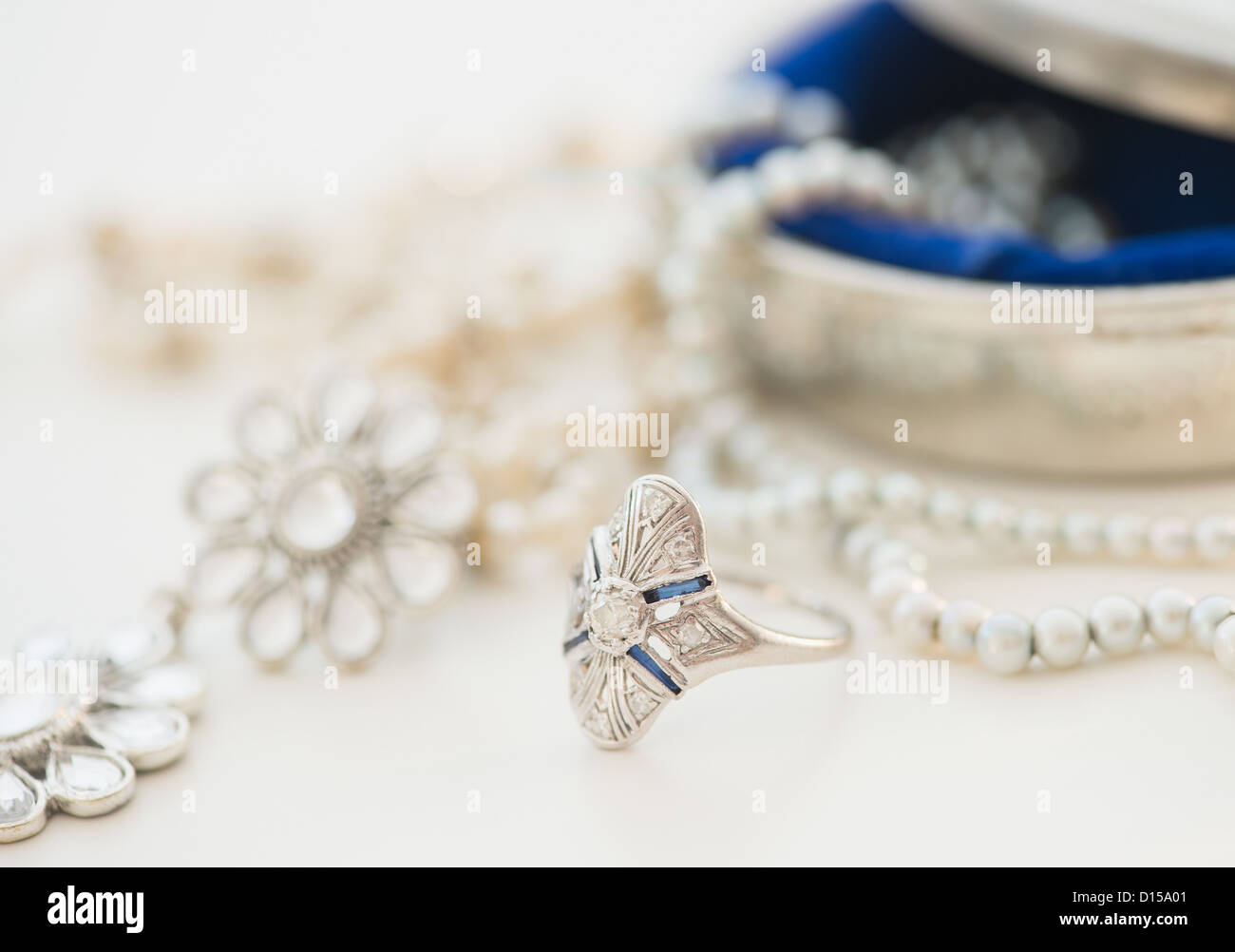 Silver jewelry hi-res stock photography and images - Alamy