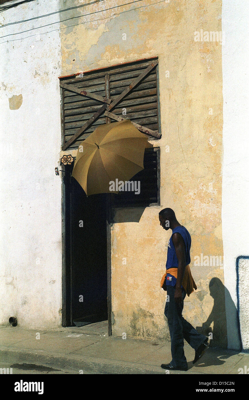 Midday sun hi-res stock photography and images - Alamy