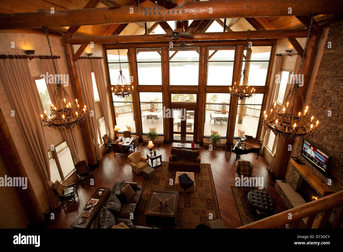 Interior of Large Wooden Lodge Stock Photo - Alamy