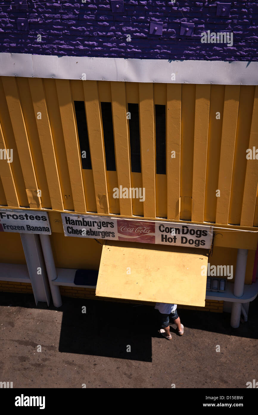 Fast food stand santa monica one man hi-res stock photography and ...