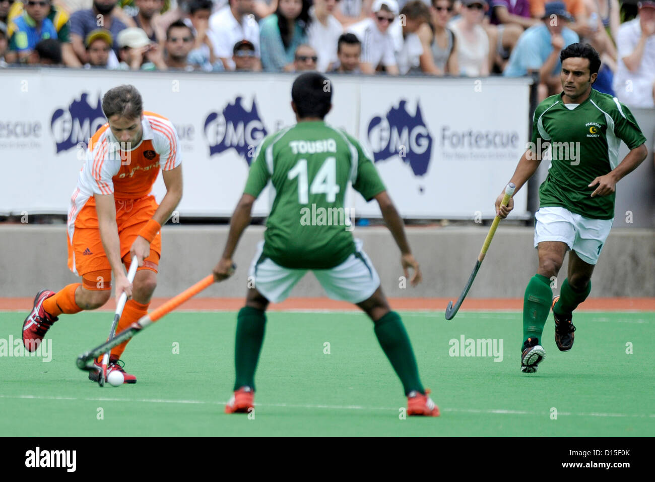 08.12.2012 Melbourne, Australia. Rogier Hofman of the Netherlands runs ...