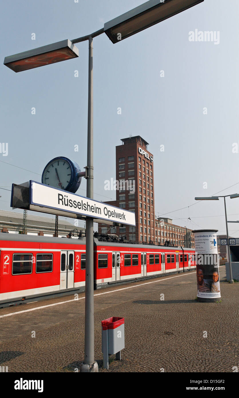 Russelsheim, Germany, the S-Bahn station Opelwerk Stock Photo - Alamy