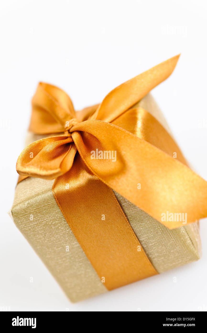 Gold wrapping hi-res stock photography and images - Alamy