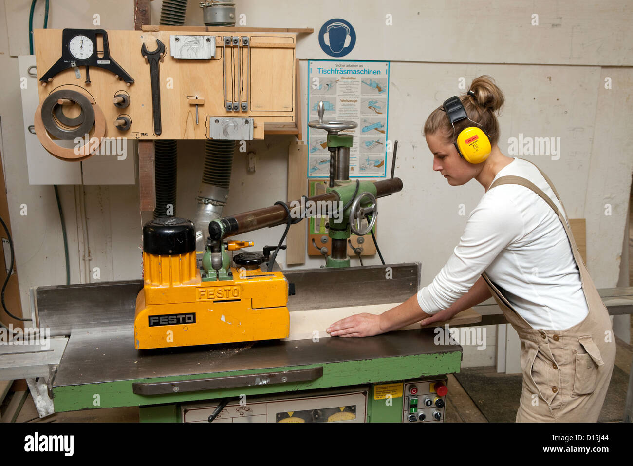 Woman in maennerberuf hi-res stock photography and images - Alamy