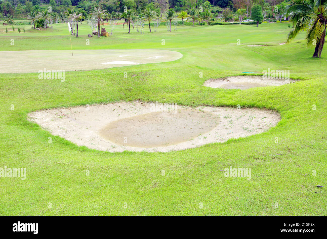 Green golf field mountains hi-res stock photography and images - Alamy