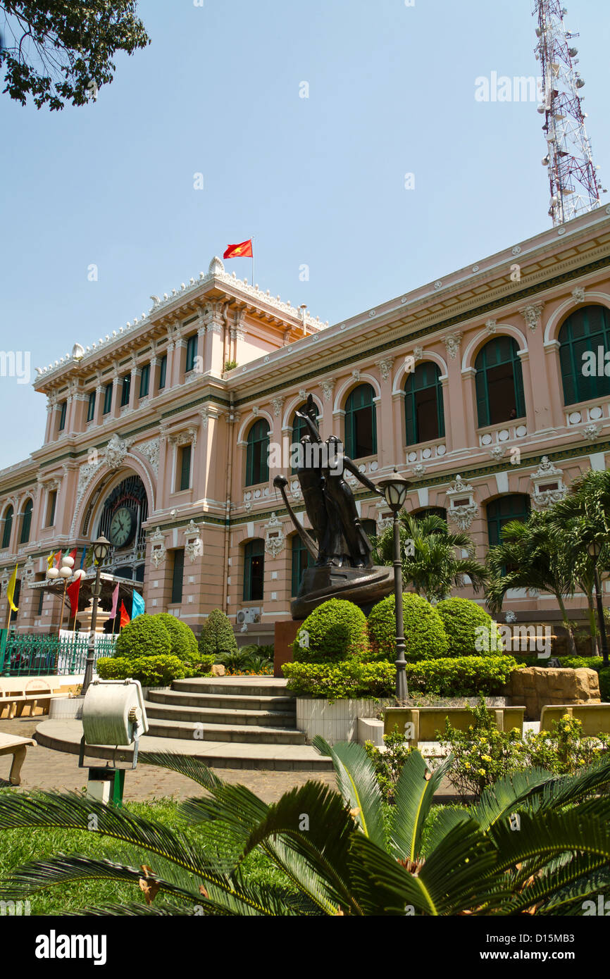 The main Post Office in Ho Chi Minh City, Vietnam Stock Photo - Alamy