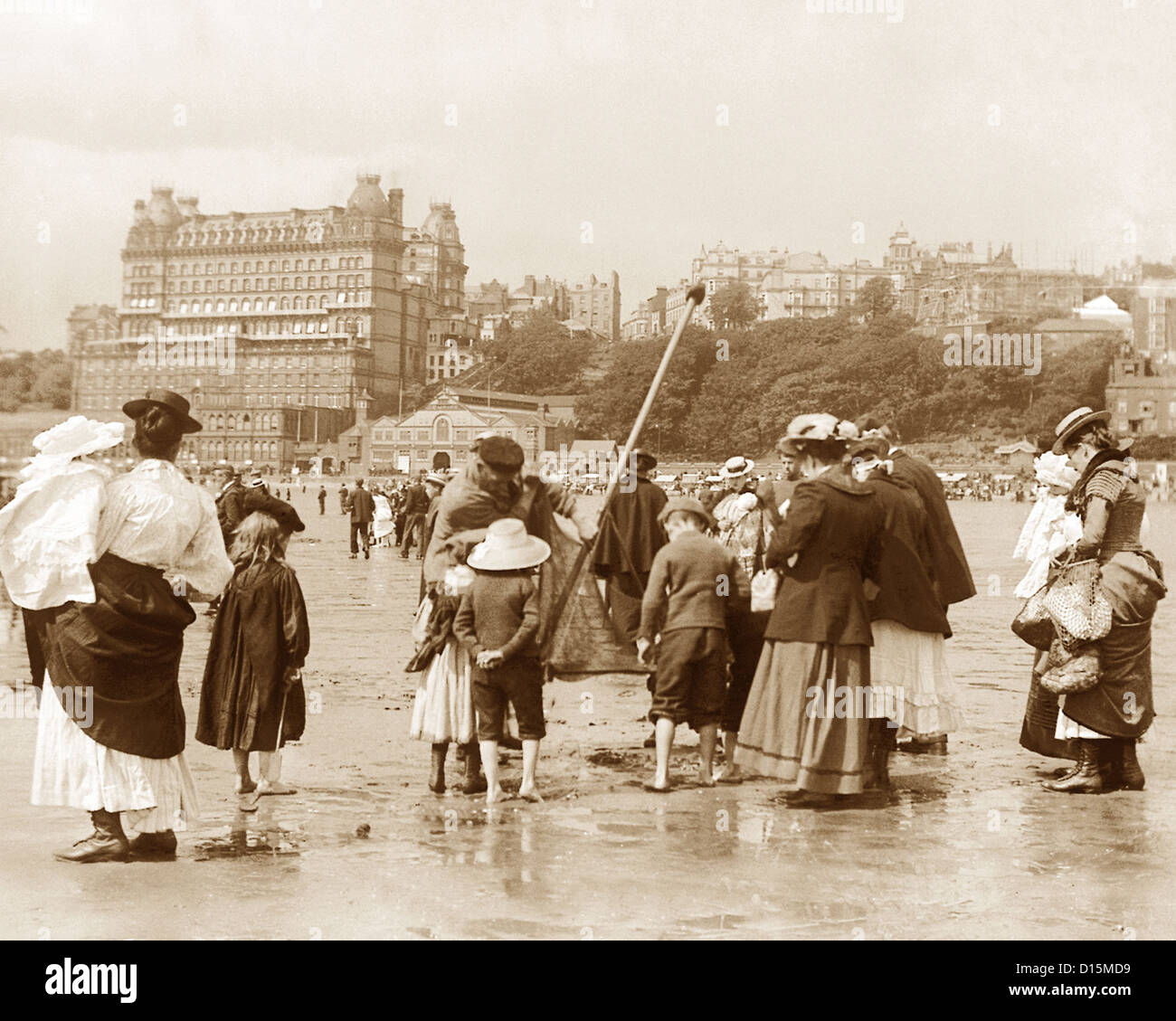 Scarborough South Beach Victorian period Stock Photo - Alamy