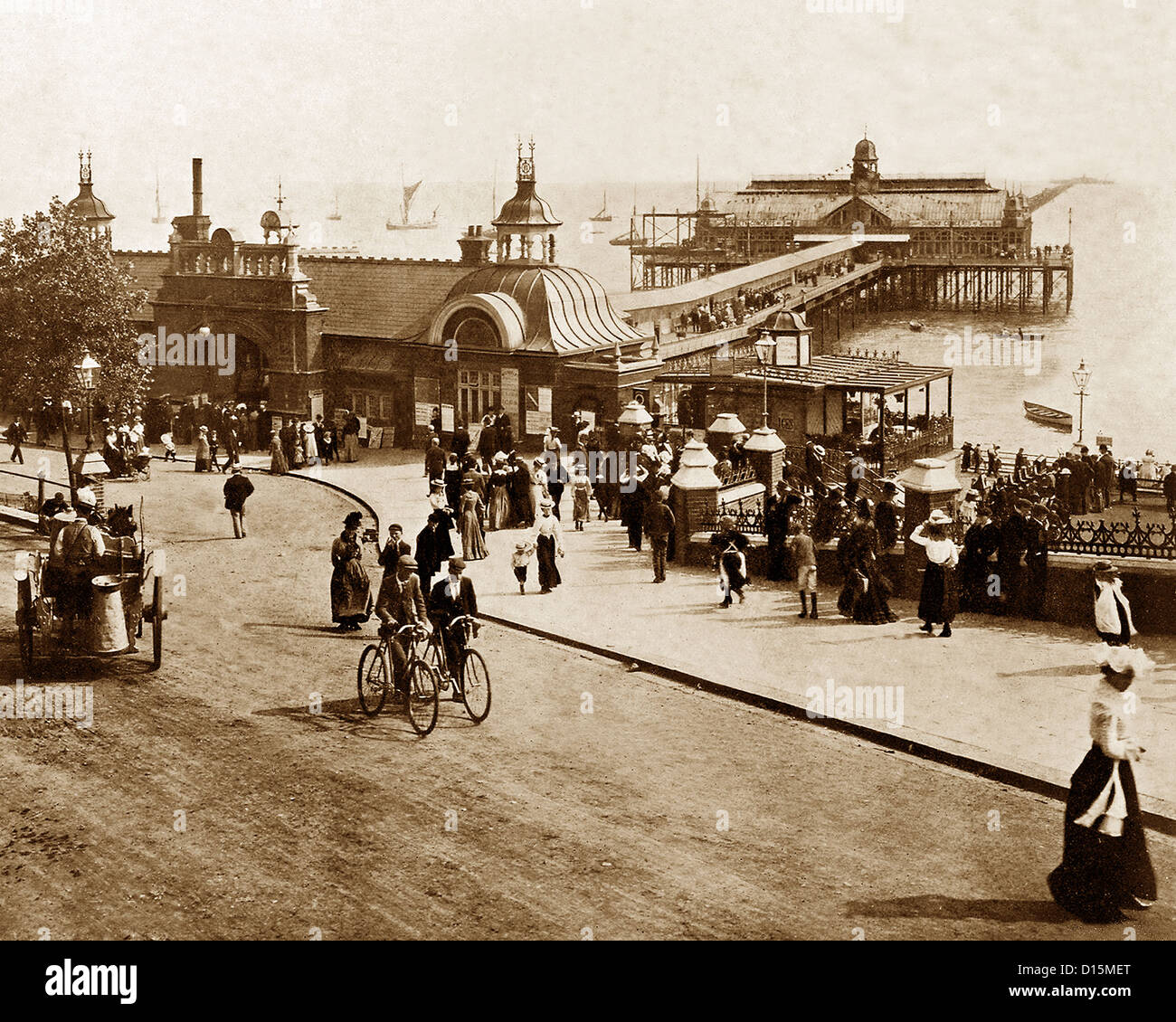 The Pier Southend-on-Sea Victorian period Stock Photo - Alamy
