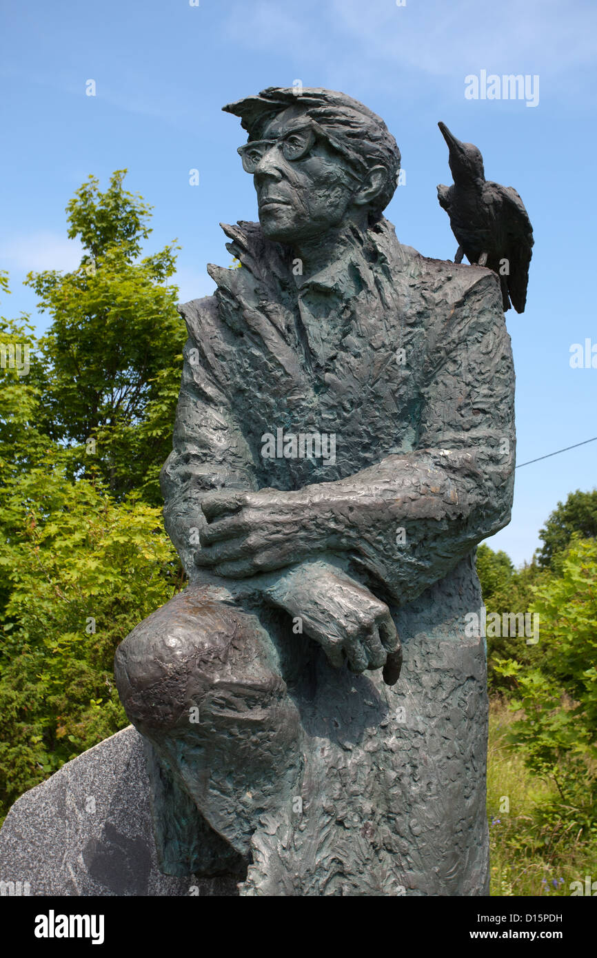 Muhu: Koguva: Juhan Smuul Memorial Sculpture Stock Photo - Alamy