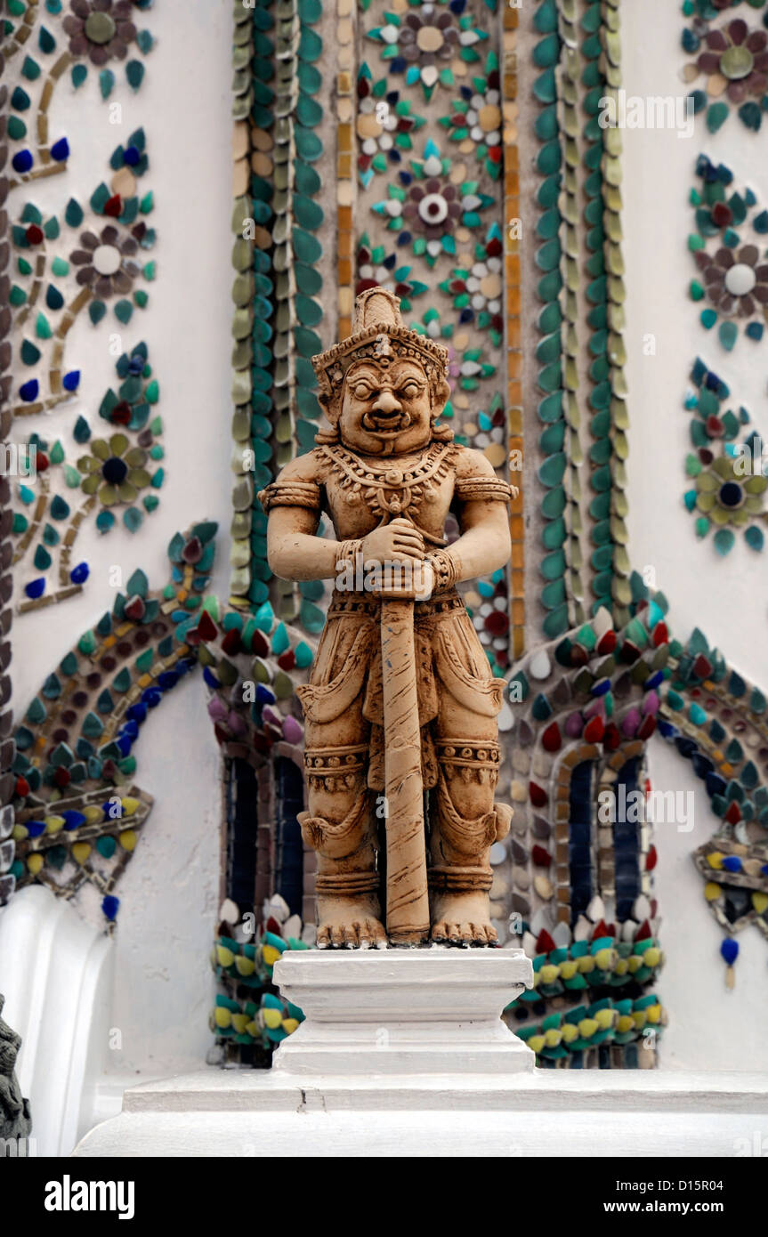 Grand palace guard statue hi-res stock photography and images - Alamy