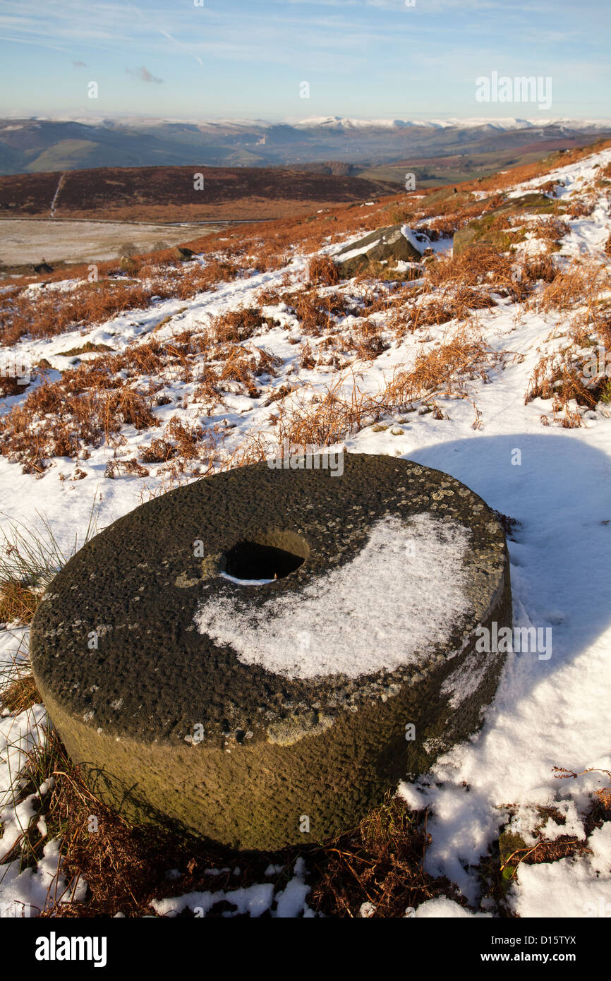 The Peak District National Park. Stanage Edge in Winter Stock Photo - Alamy
