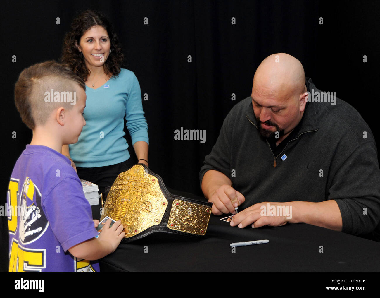 WWE Superstars visit Naval Station Stock Photo - Alamy