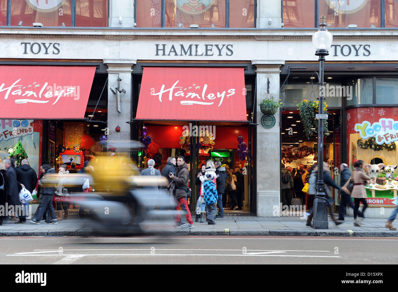 Hamleys toy bus hi-res stock photography and images - Alamy