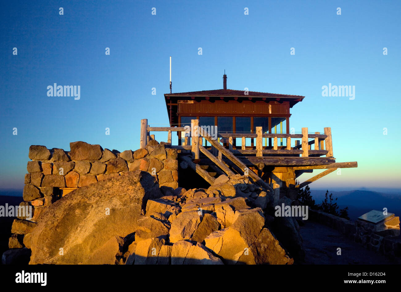 OR00524-00....OREGON - Fire lookout on the summit of Watchman Peak in ...