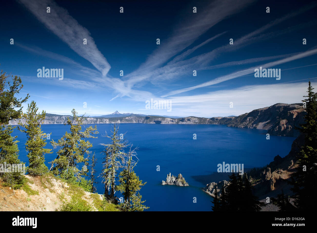 OR00543-00....OREGON - Phantom Ship Island from Sun Notch in Crater ...