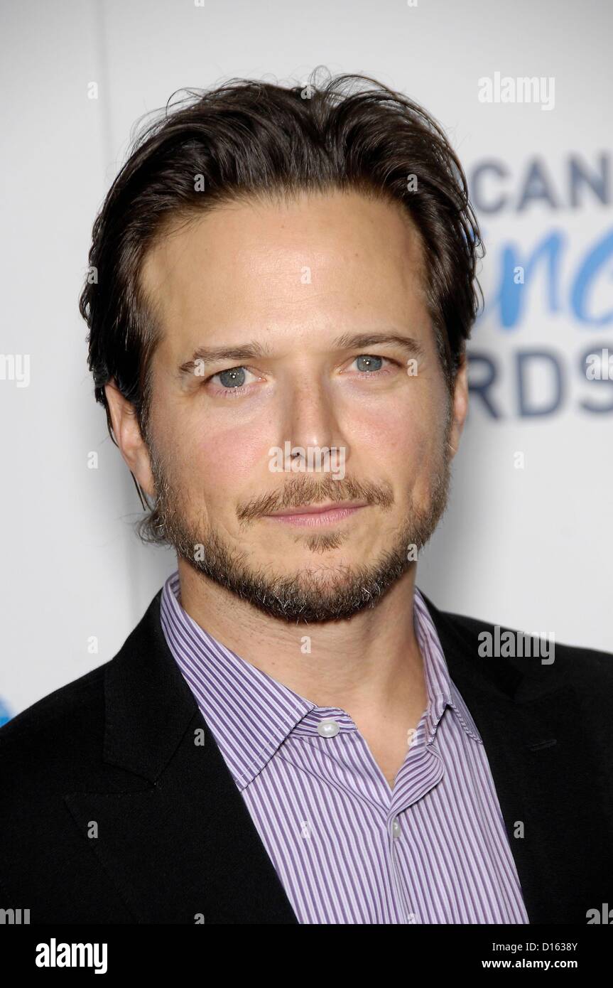 Scott Wolfe at arrivals for American Giving Awards 2012, Pasadena Civic ...