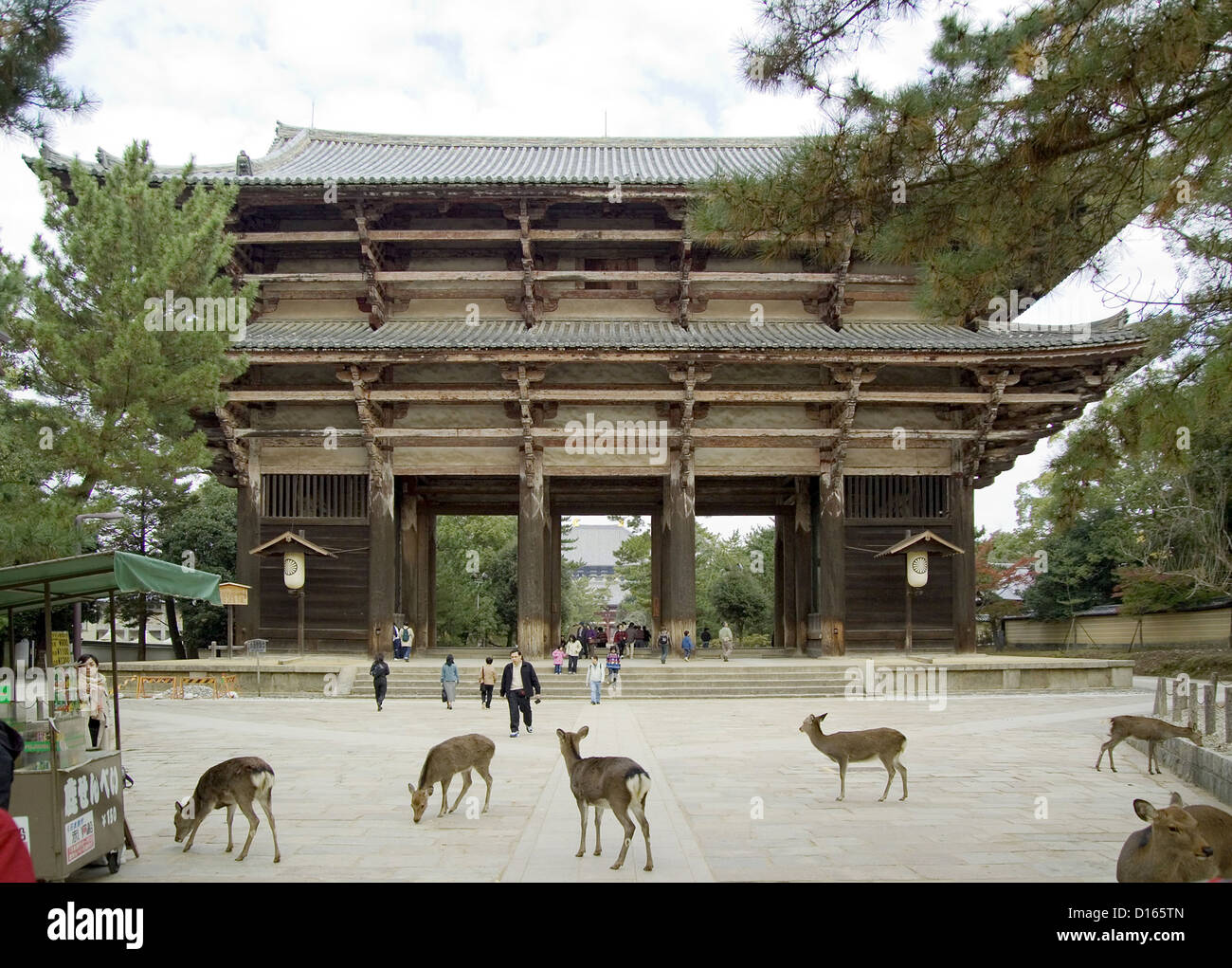 Nandaimon, the Great South Gate of the Todaiji (Todai-ji) Buddhism ...