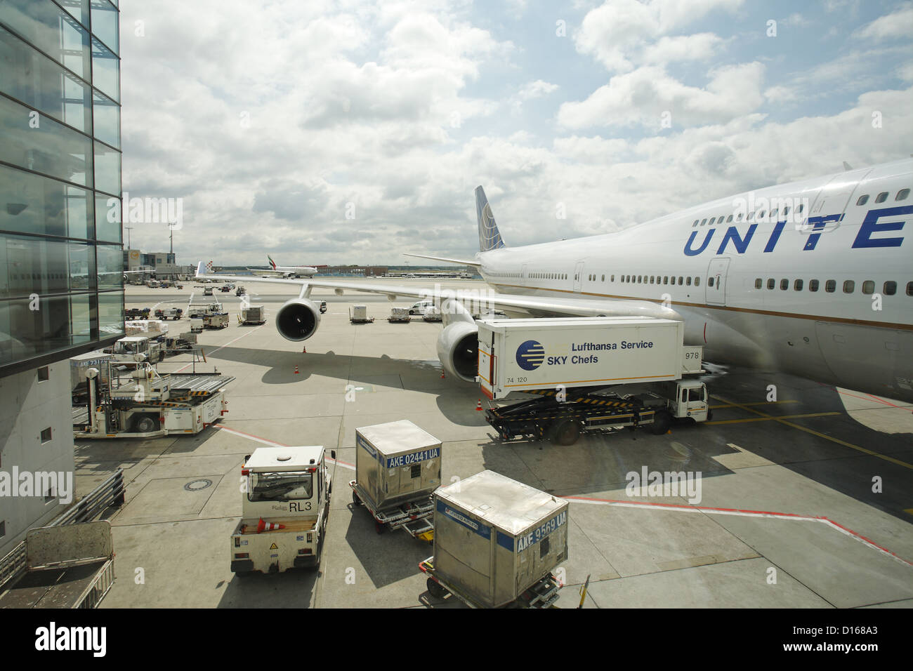 Munich airport hi-res stock photography and images - Alamy