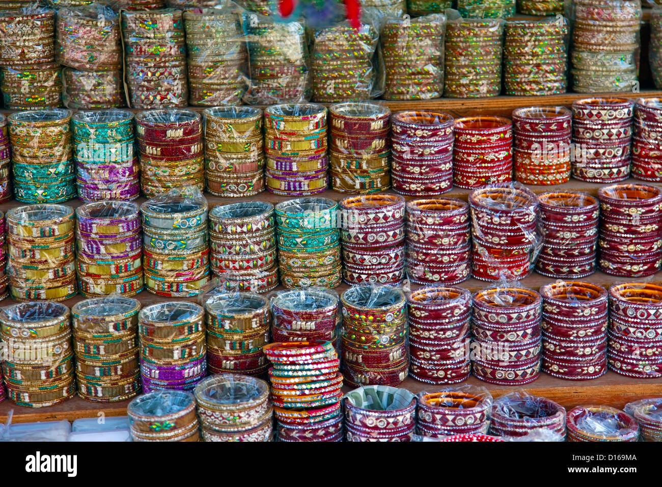 Bangles on sale at Indian market stall Stock Photo - Alamy