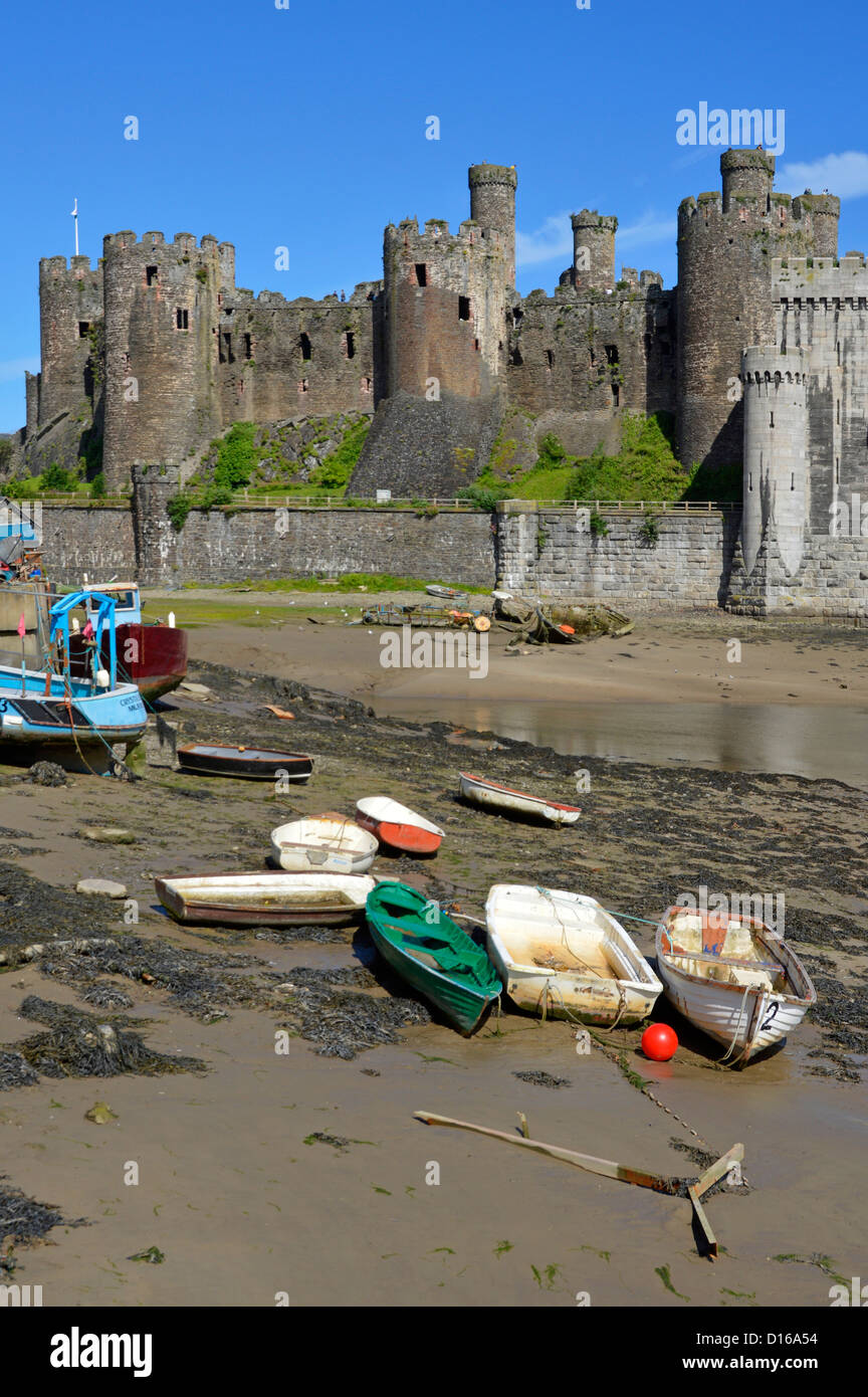 Boats castles hi-res stock photography and images - Alamy