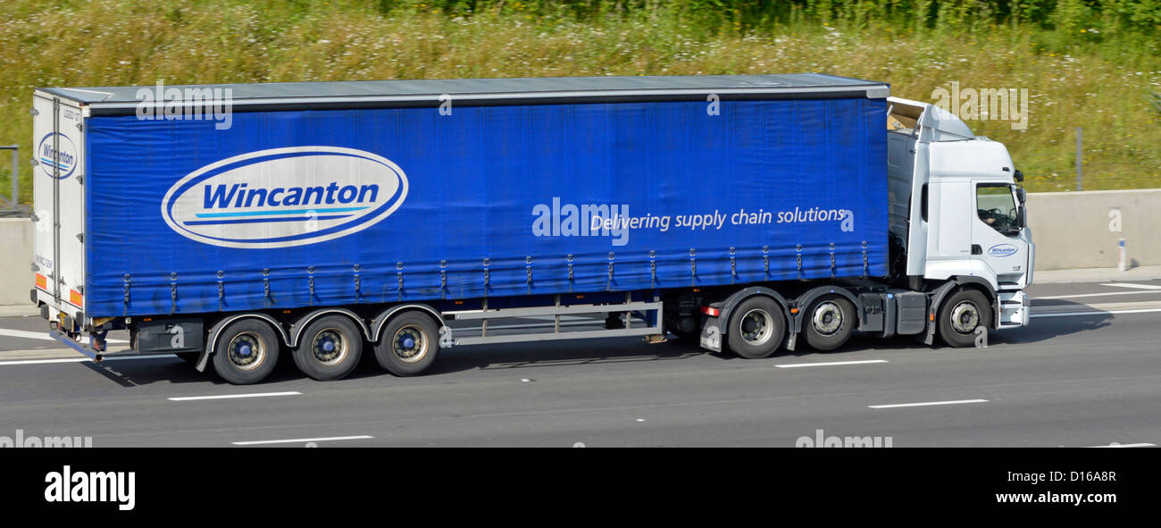 Soft sided curtain truck hi-res stock photography and images - Alamy